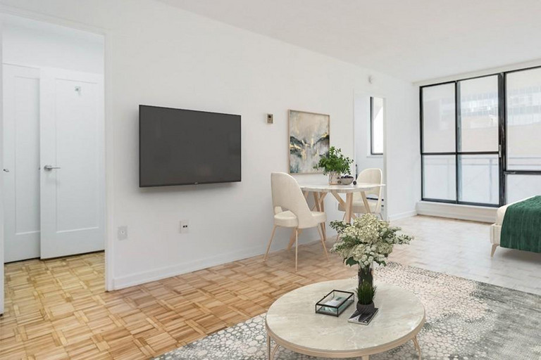 101 Roehampton Avenue-East Tower | Arcanos Property Management Corporation