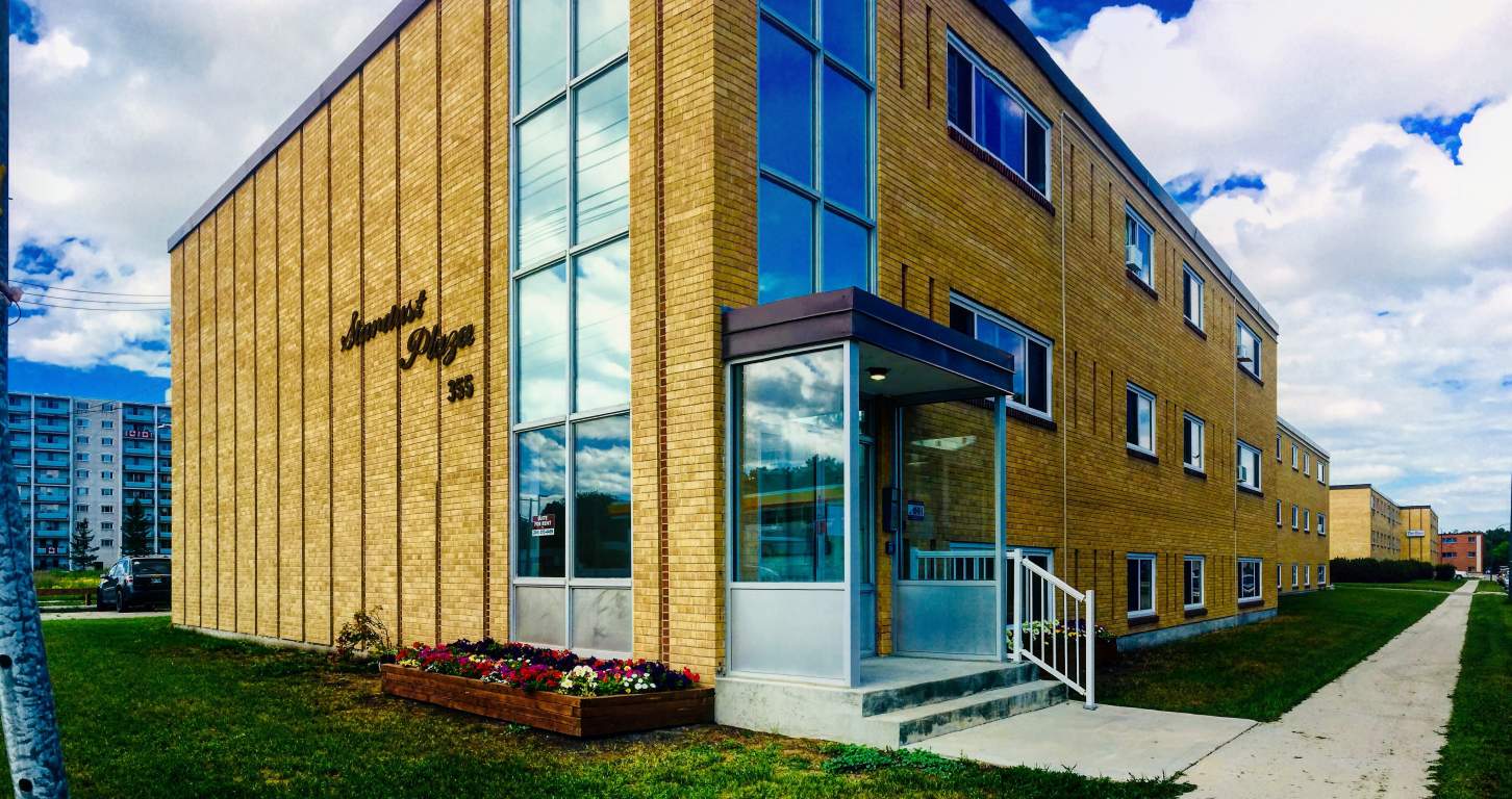 Stardust Plaza | A.S.H. Management Group Inc.