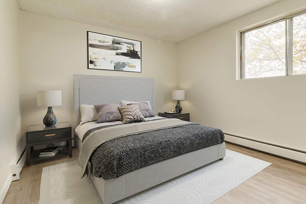 Regal Court Apartments - Convenient City Living