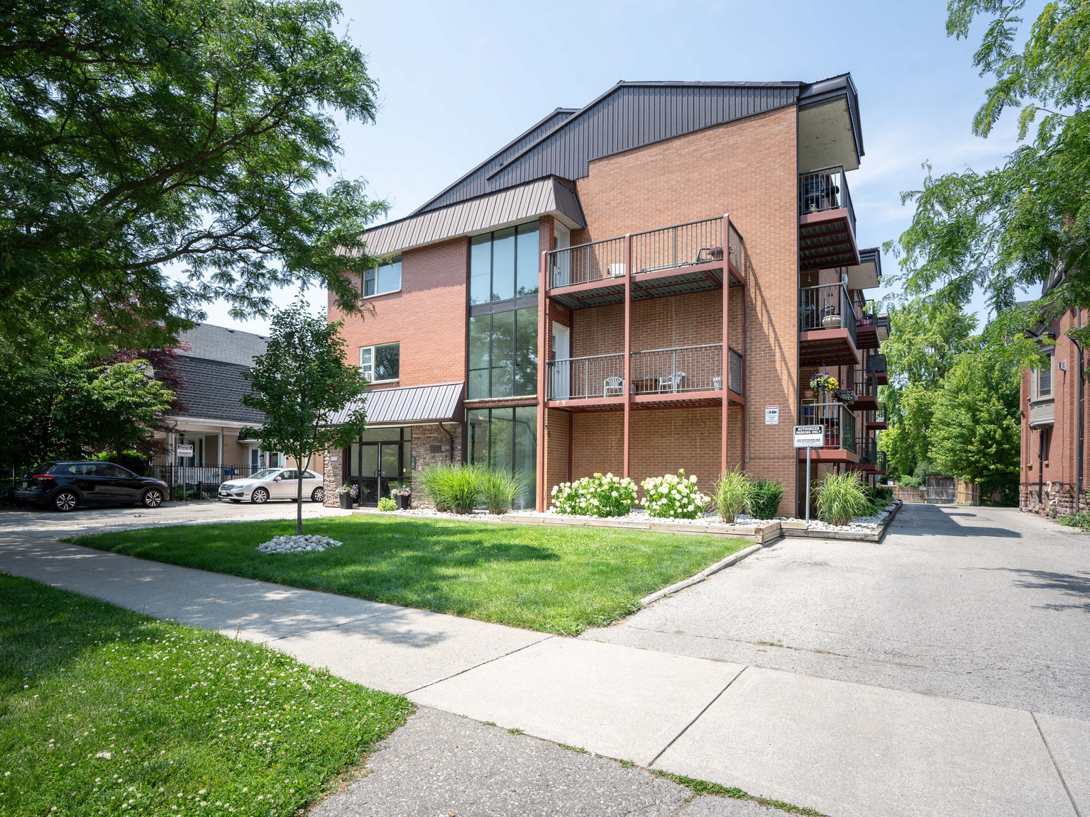 388 Dufferin Avenue | Pier 4 Residential Ltd.